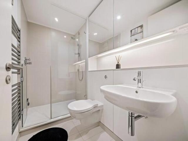 1 bedroom apartment for sale in Simpson Loan, Edinburgh, Midlothian, EH3