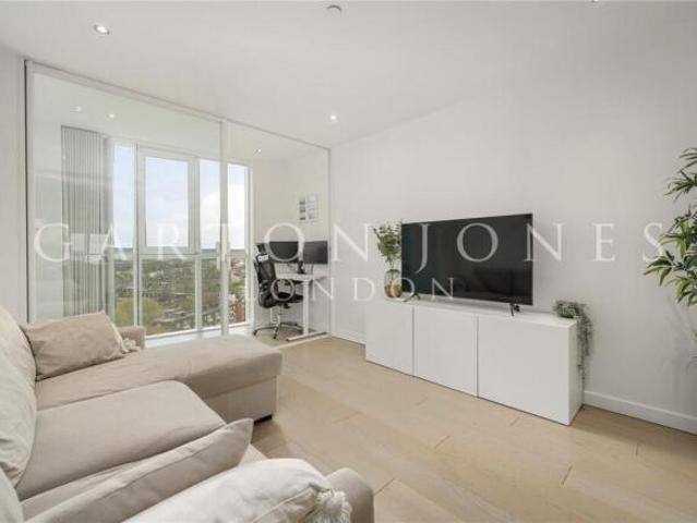 1 bedroom apartment for sale in Sky Gardens, 155 Wandsworth Road, Nine Elms, London, SW8