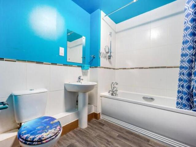 1 bedroom apartment for sale in Skyline Plaza, Alencon Link, Basingstoke, RG21