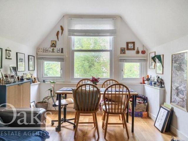 1 bedroom apartment for sale in South Norwood Hill, South Norwood, SE25