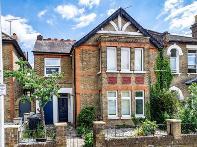1 Bedroom Apartment For Sale In South Woodford, London