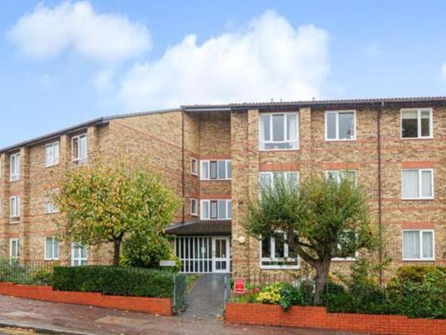 1 Bedroom Apartment For Sale In South Woodford, London