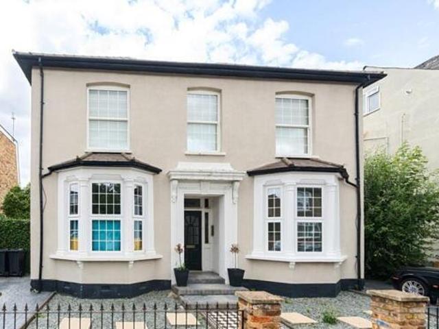 1 Bedroom Apartment For Sale In South Woodford, London