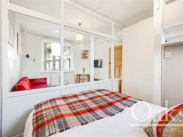 1 bedroom apartment for sale in Tudor Close, Brixton Hill, SW2