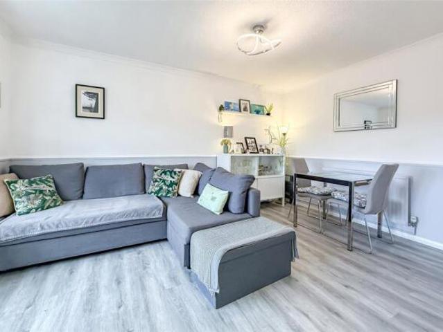 1 bedroom apartment for sale in Taylor Close, St. Albans, Hertfordshire, AL4