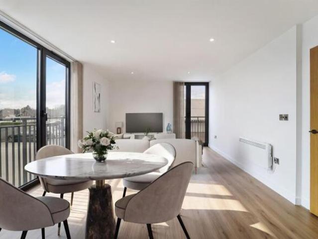 1 bedroom apartment for sale in Tealing Drive, Epsom, KT19