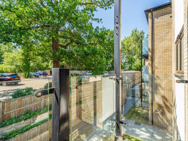 1 bedroom apartment for sale in The Birches, 15 Sandridge Park, Porters Wood, St. Albans, AL3