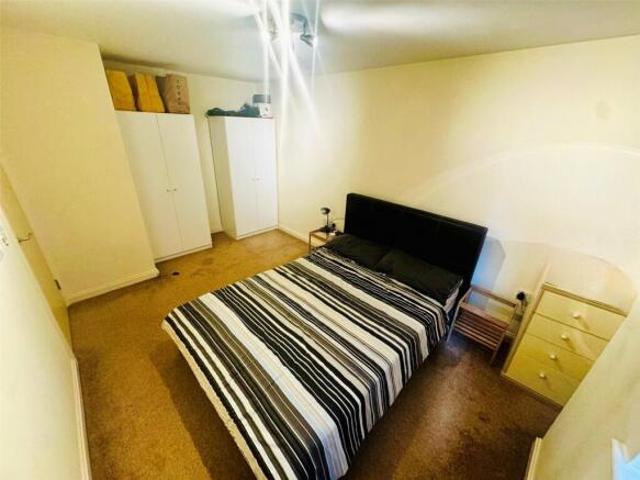 1 bedroom apartment for sale in The Granary, Lloyd George Avenue, Cardiff Bay, CF10