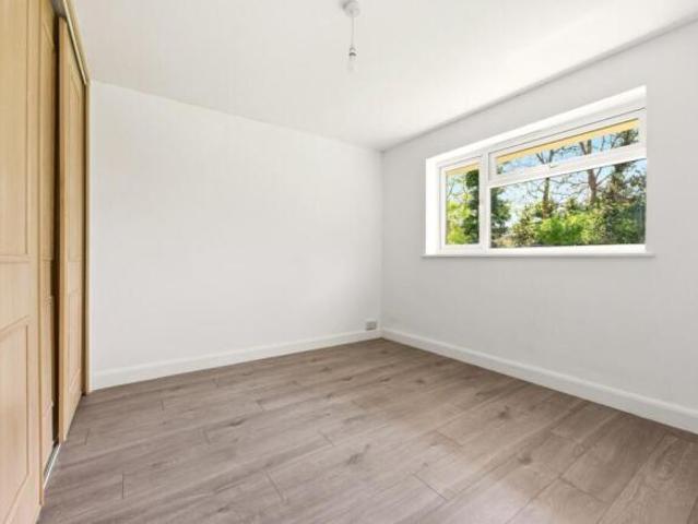 1 bedroom apartment for sale in The Ridgeway, St. Albans, Hertfordshire, AL4