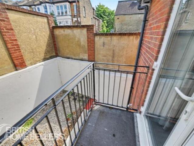 1 bedroom apartment for sale in Toledo Road, Southend on Sea, Essex, SS1