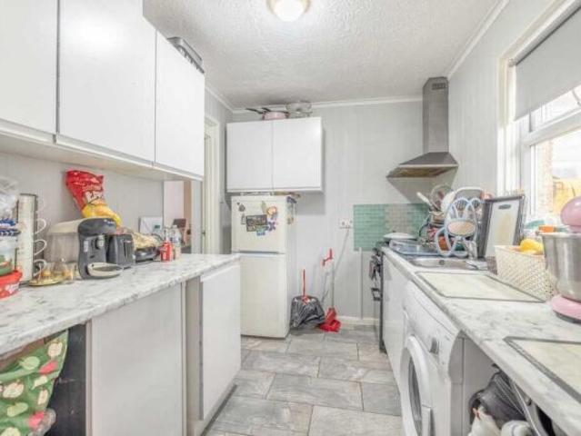 1 bedroom apartment for sale in Uxbridge Road, Slough, SL2
