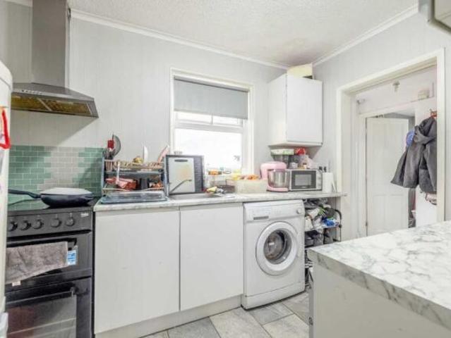 1 bedroom apartment for sale in Uxbridge Road, Slough, SL2