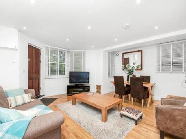 1 Bedroom Apartment For Sale In Upper Norwood, London