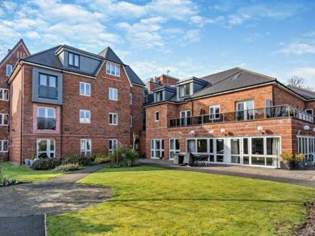 1 Bedroom Apartment For Sale In Urmston, Manchester
