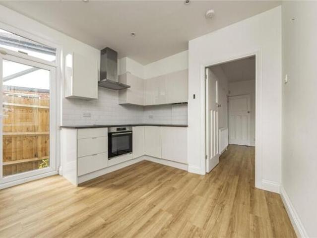 1 bedroom apartment for sale in Vale Crescent, London, SW15