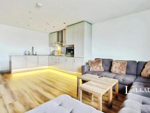 1 bedroom apartment for sale in Victoria Avenue, Southend on Sea, Essex, SS2