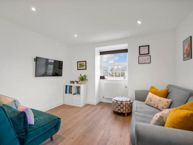 1 bedroom apartment for sale in Villiers Avenue, Surbiton, KT5