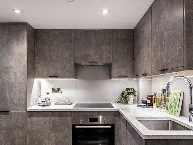 1 bedroom apartment for sale in Vision House Wimbledon Chase London SW20 SW20