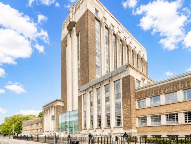 1 bedroom apartment for sale in Wallis House, Great West Road, Brentford, TW8