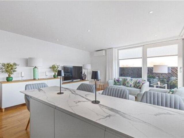 1 bedroom apartment for sale in Warham Street, London, SE5
