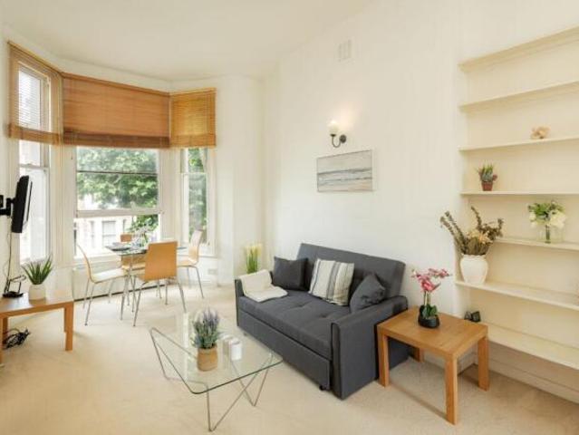 1 bedroom apartment for sale in Warwick Avenue, Maida Vale, London, W9
