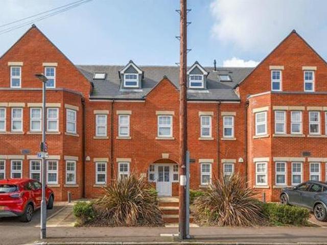 1 Bedroom Apartment For Sale In Watford, Hertfordshire