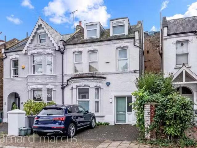 1 bedroom apartment for sale in Wellesley Road, Chiswick, W4