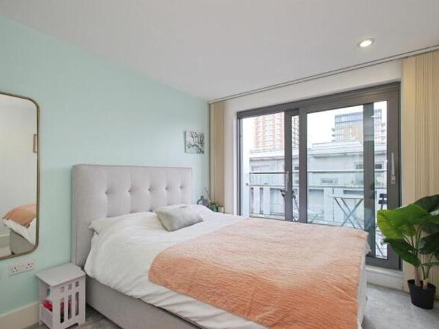 1 bedroom apartment for sale in West Carriage House, Woolwich Riverside, SE18