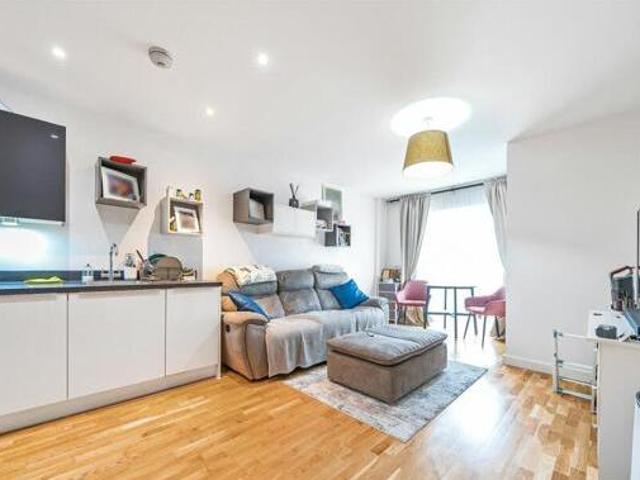 1 Bedroom Apartment For Sale In West Drayton