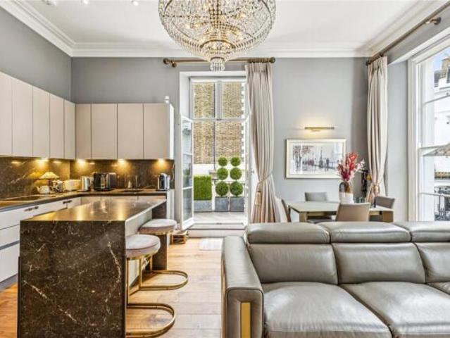 1 bedroom apartment for sale in Westbourne Gardens, London, W2