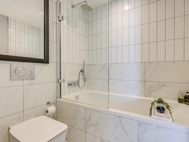 1 bedroom apartment for sale in Western Esplanade, Southend on Sea, SS1