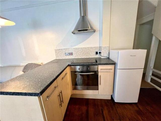 1 bedroom apartment for sale in Wherwell Road, Guildford, Surrey, GU2