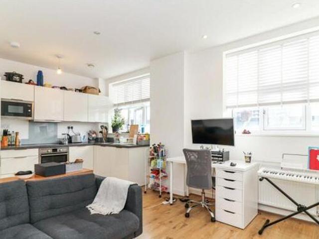 1 Bedroom Apartment For Sale In Whippendell Road, Watford
