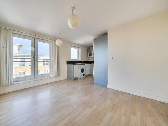 1 bedroom apartment for sale in Winterthur Way, Basingstoke, Hampshire, RG21