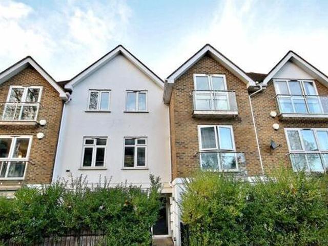 1 Bedroom Apartment For Sale In Woking, Surrey