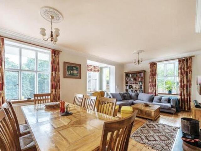 1 Bedroom Apartment For Sale In Woking, Surrey