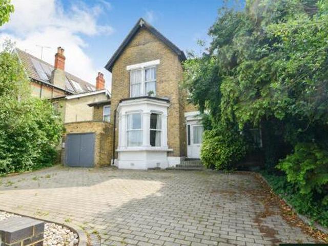 1 Bedroom Apartment For Sale In Woodside Park