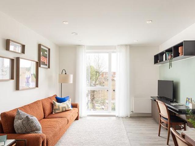 1 Bedroom Apartment For Sale In Woodside Park, London