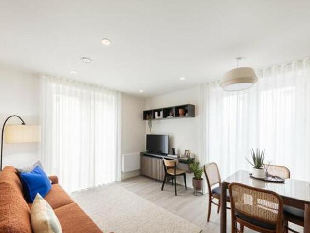 1 Bedroom Apartment For Sale In Woodside Park, London