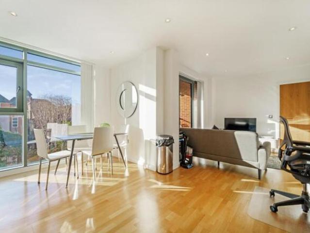 1 bedroom apartment for sale in York House, Avonmore Road, Kensington, London, W14