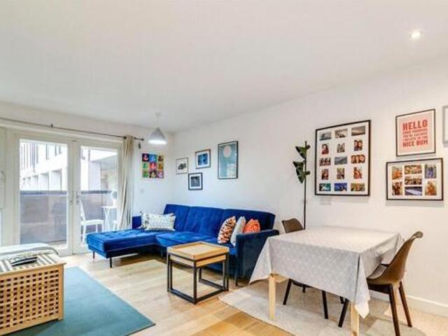 1 Bedroom Apartment For Sale In 36 Chatfield Road, London