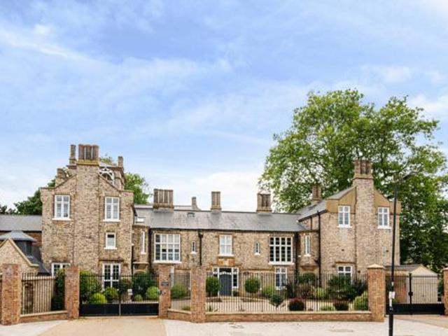 1 Bedroom Apartment For Sale In 7 Simmons Lane, Chingford