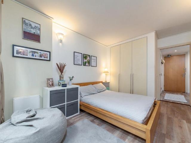 1 bedroom apartment for sale