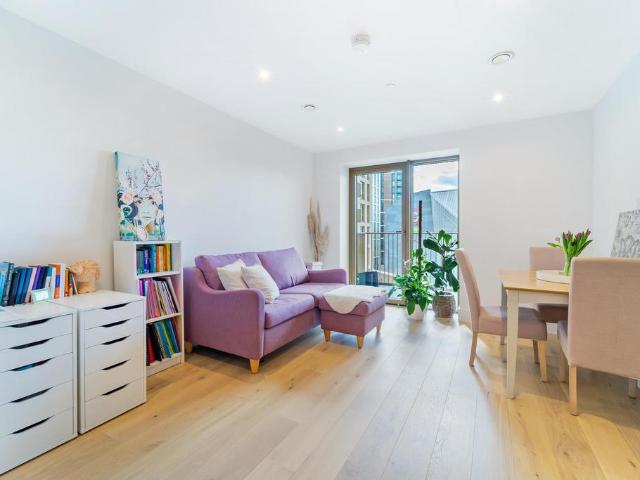 1 bedroom apartment for sale