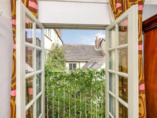 2 bedroom house for sale