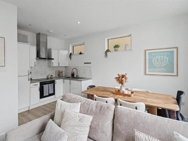 1 bedroom apartment for sale
