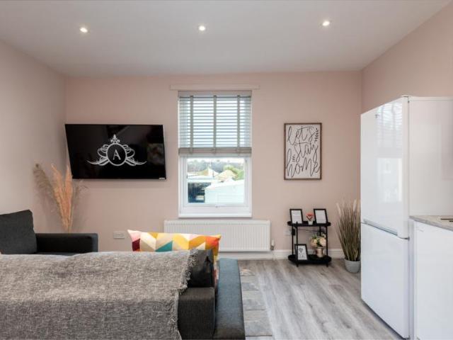 1 Bedroom Apartment Gillingham Gillingham 99384701
