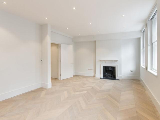 1 Bedroom Apartment, Goodge Street, Fitzrovia, W1T