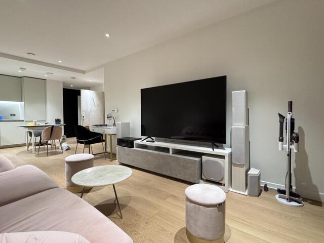 1 Bedroom Apartment Greenwich Greater London 99237138