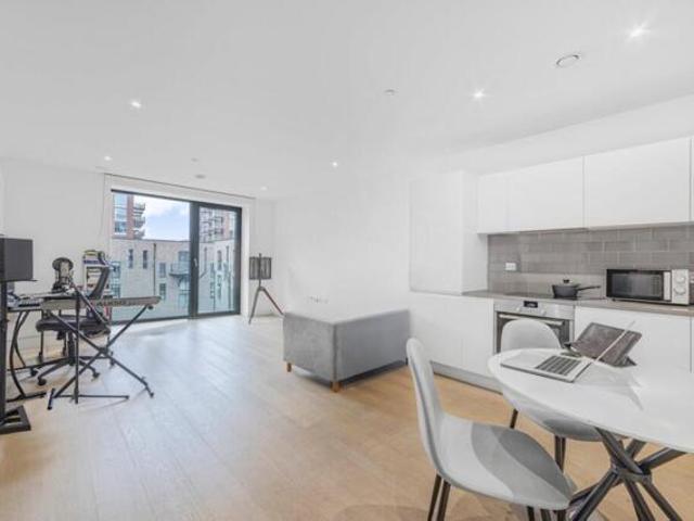 1 Bedroom Apartment Greenwich Greater London LS100398526